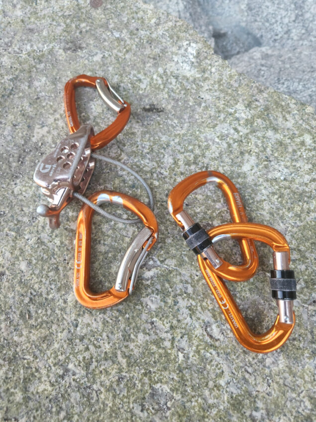 Carabiners 101 - The Link - Gear Reviews